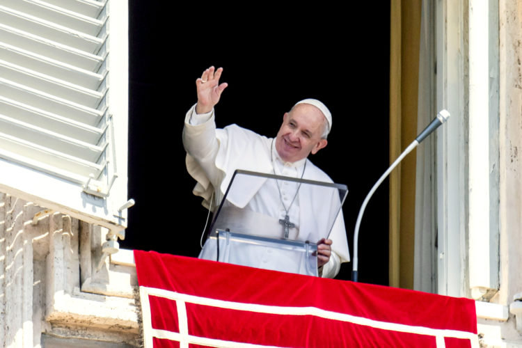 INTERNATIONAL: Pope at Angelus: Christians choose fidelity to Gospel ...